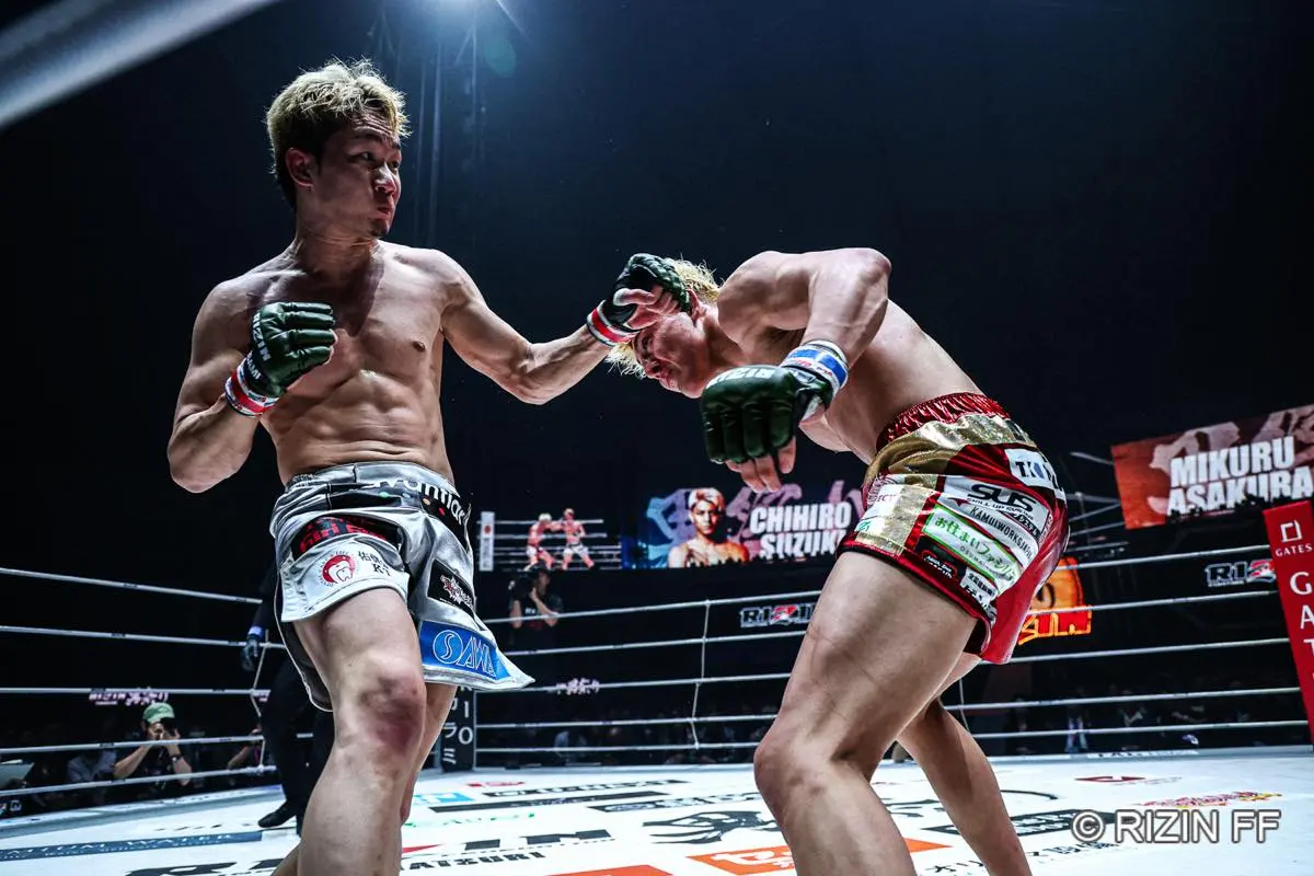 「RIZIN男祭り」で激突する朝倉未来選手（左）と鈴木千裕選手（右）©︎RIZIN FF